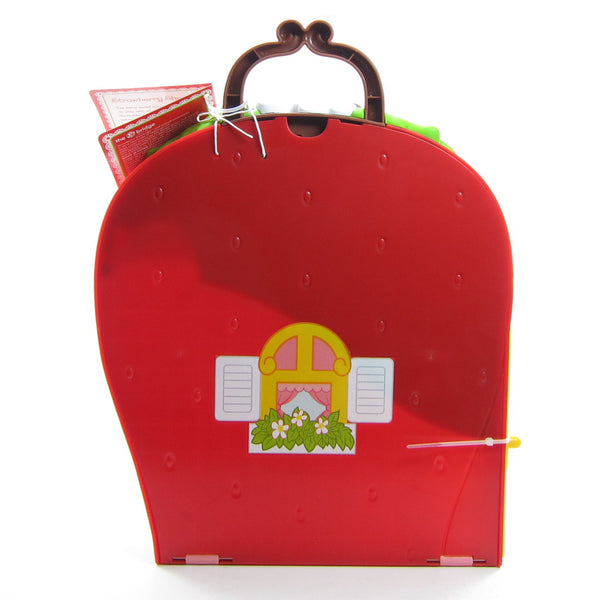 Berry Happy Home Strawberry Shortcake Reissue Classic Doll & Playset ...