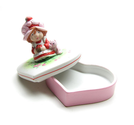 Strawberry Shortcake Heart-Shaped Porcelain Trinket Box with Lid ...