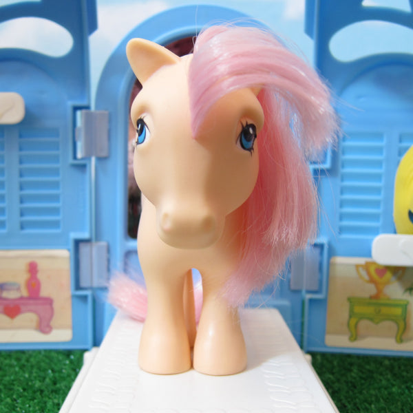 Pretty Parlor My Little Pony 1983 Playset with Peachy & Accessories ...